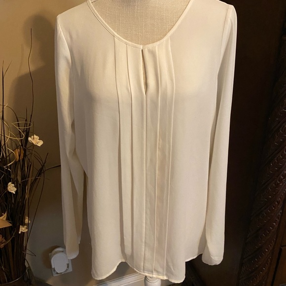 Express | Tops | Express Pleated Blouse With Peephole | Poshmark